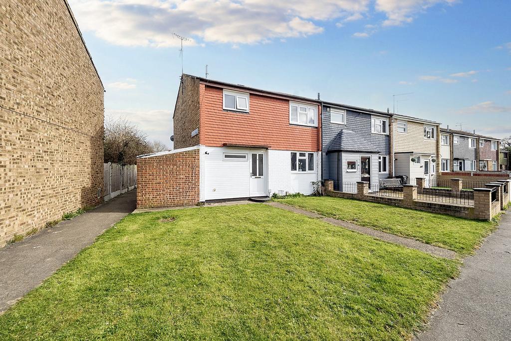Rochester Way, Basildon, SS14 3 bed end of terrace house for sale - £ ...