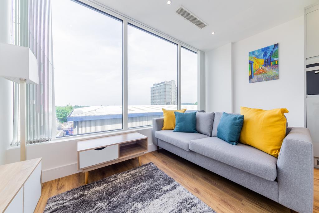 West Gate, London W5 Studio - £1,450 pcm (£335 pw)