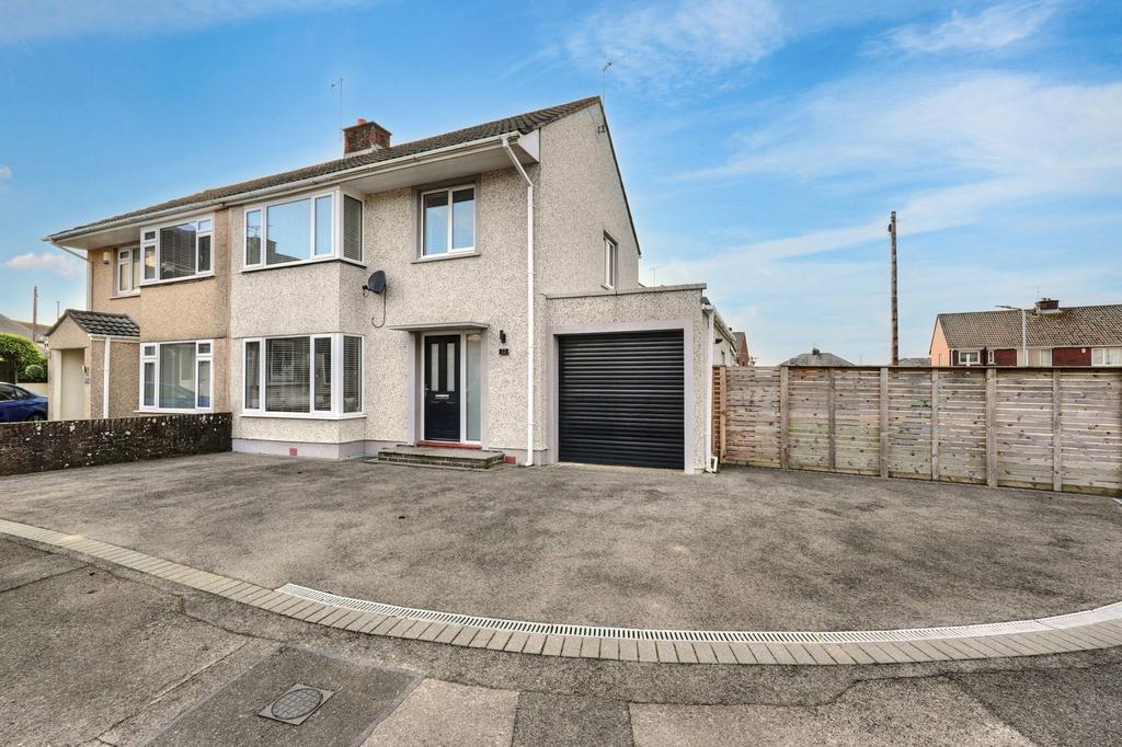 Queens Road, Workington CA14 3 bed semi-detached house for sale - £230,000