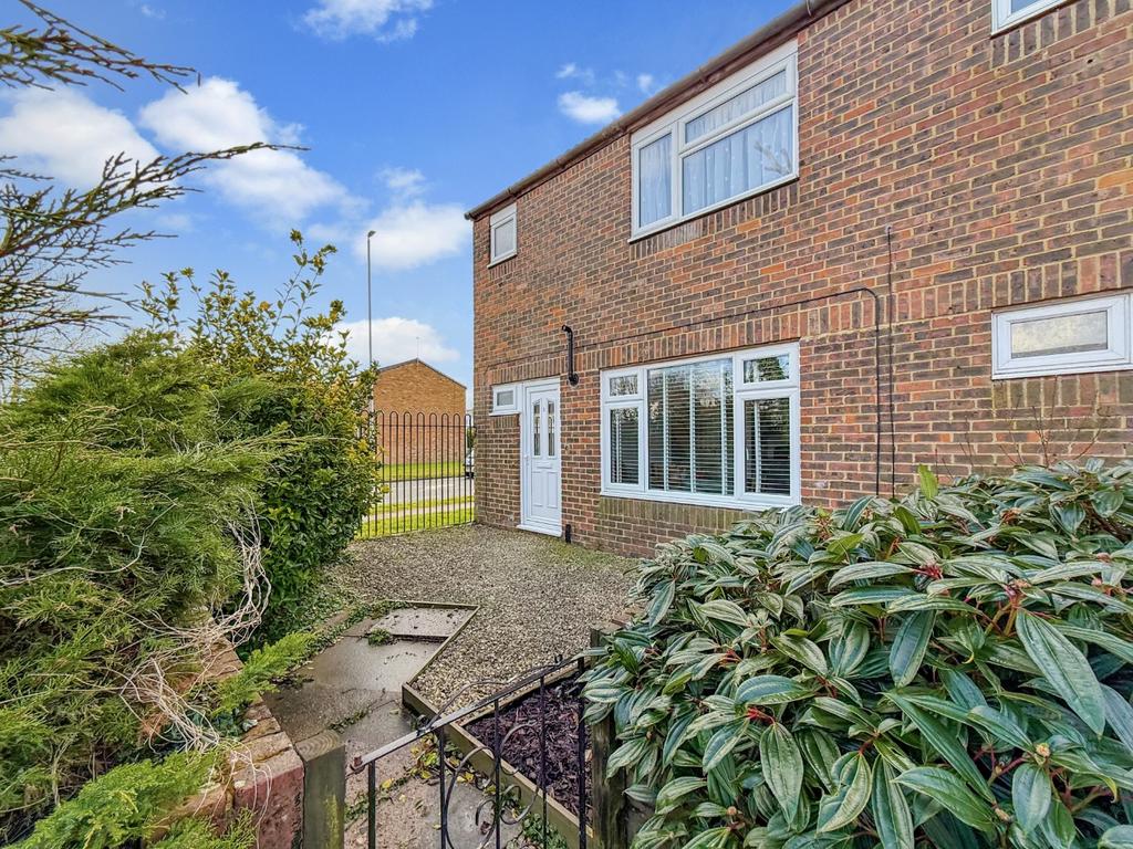 Westminster Gardens, Dunstable LU5 3 bed end of terrace house for sale ...