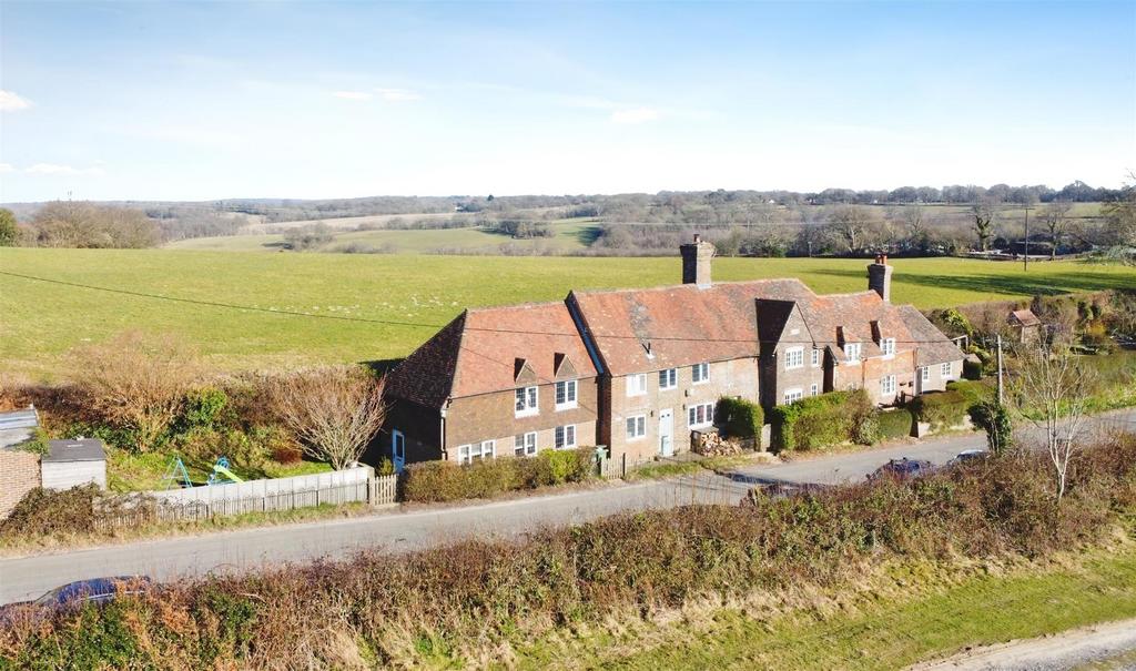 Rock Hill, Staplecross 3 bed end of terrace house - £450,000
