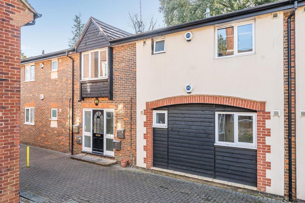 Denbridge Road, Bickley, Kent, BR1 1 bed flat for sale - £285,000
