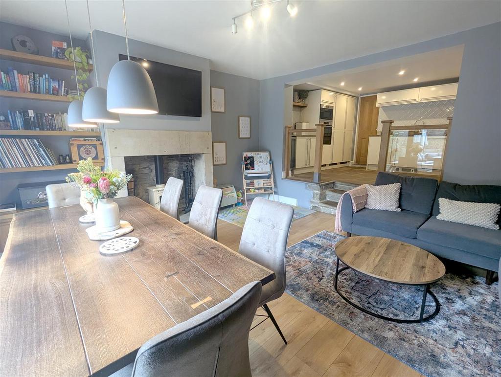 Halifax Road, Ripponden HX6 4 bed terraced house for sale - £310,000