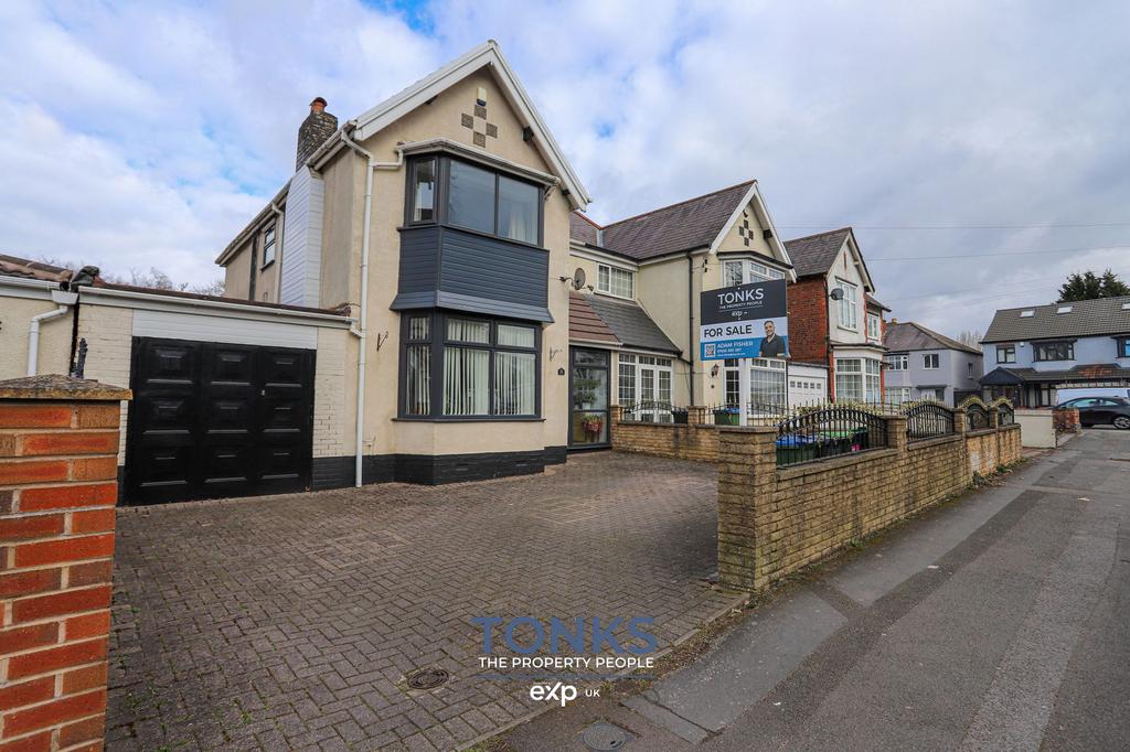 West Park Road, Smethwick B67 4 bed semi-detached house - £425,000