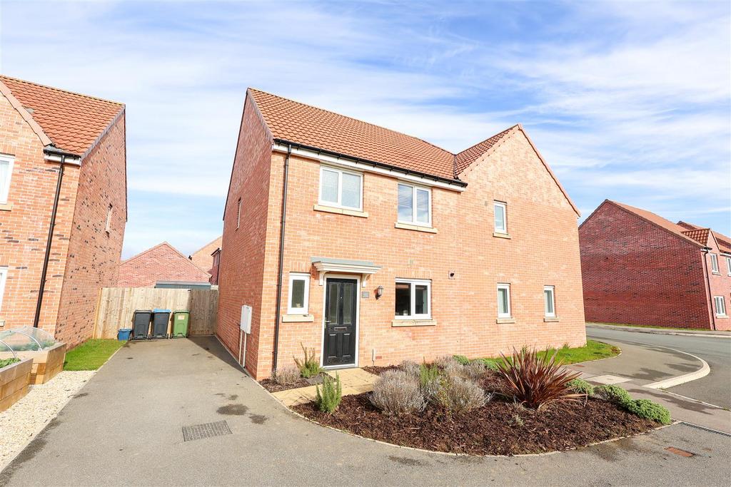Primrose Drive, Sowerby 3 bed semi-detached house for sale - £148,400