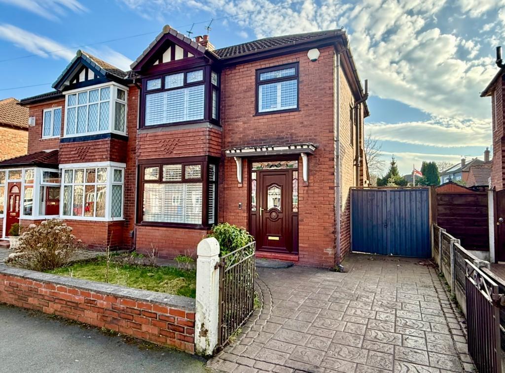 Offerton, Stockport SK2 3 bed semi-detached house for sale - £310,000