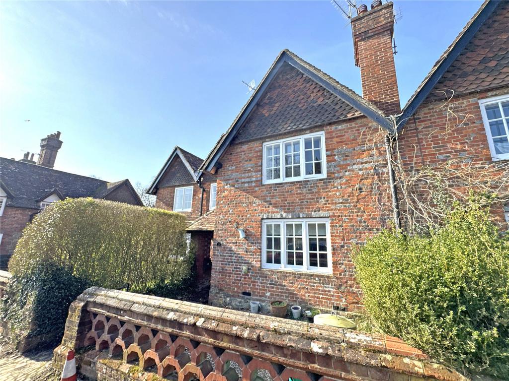 Chevening nr Sevenoaks, Kent 2 bed terraced house to rent - £1,650 pcm ...
