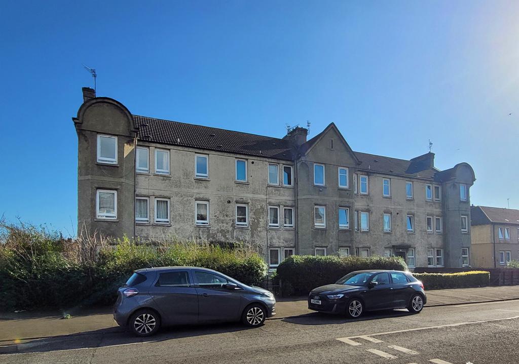 14/5 Lochend Drive, Edinburgh, EH7 6DW 2 bed flat - £145,000