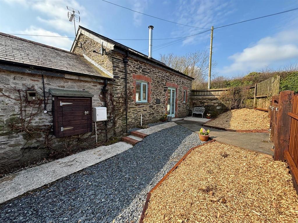 Trebullett, Launceston 1 bed semi-detached house - £775 pcm (£179 pw)