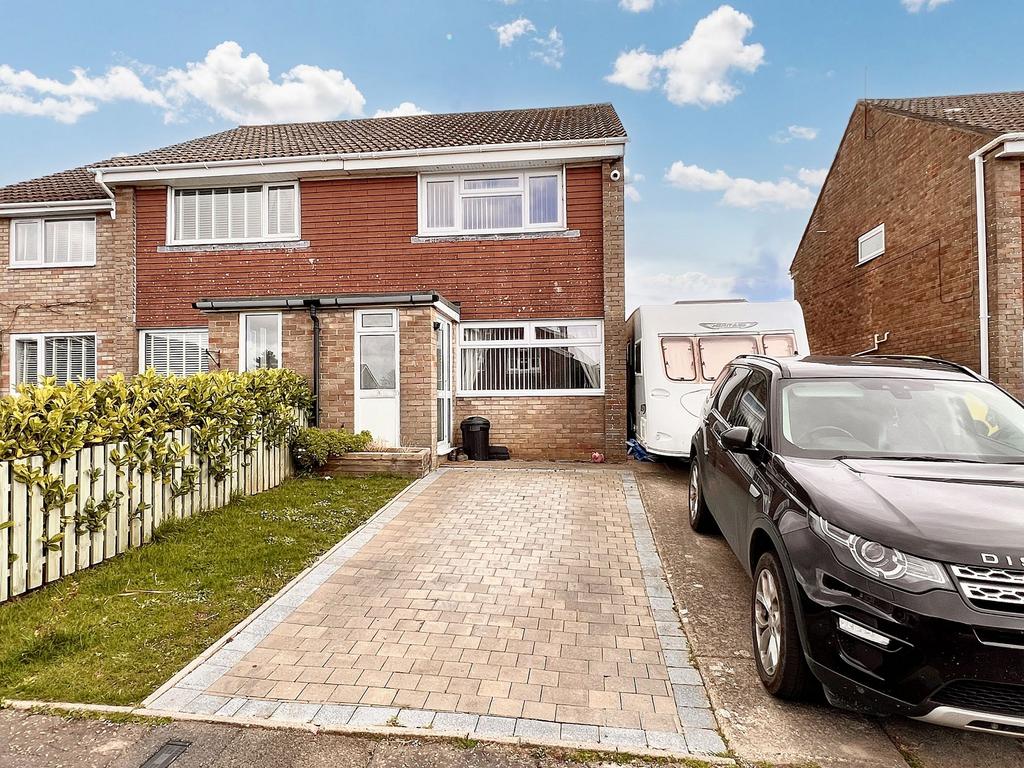 Smeaton Close, Rhoose, CF62 3FU 2 bed semi-detached house - £225,000