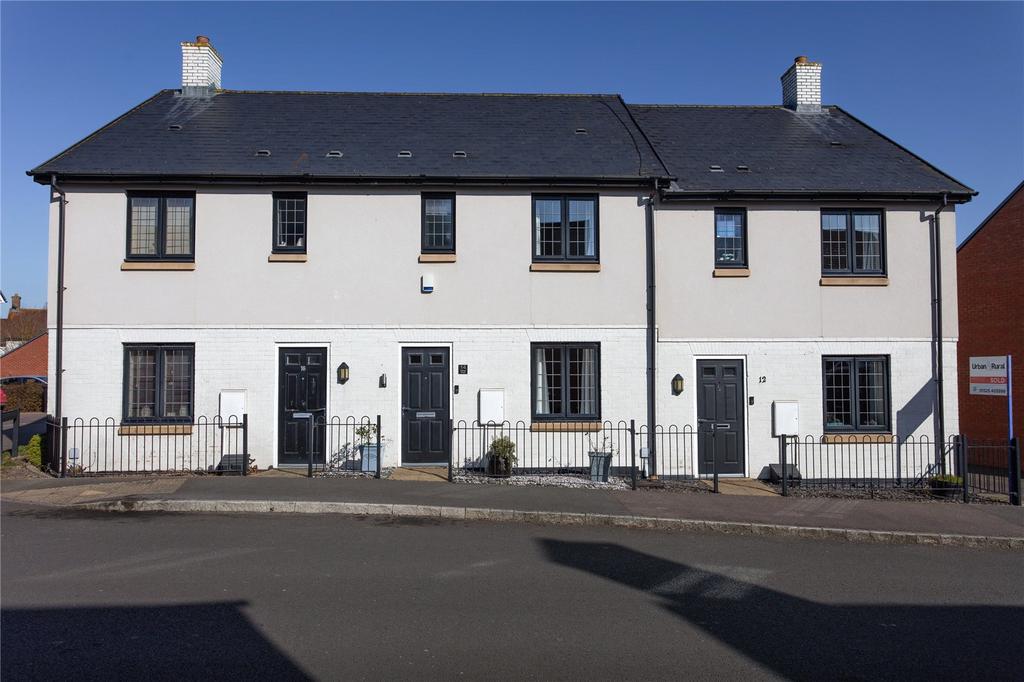 College Chase, Silsoe, Bedfordshire... 3 bed terraced house for sale ...