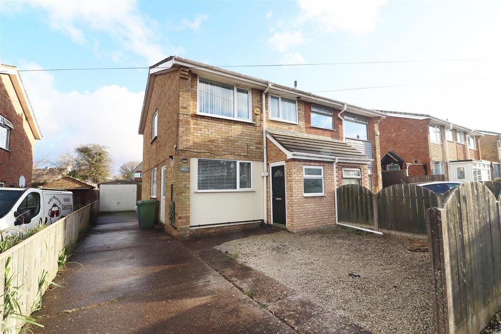 Boothferry Road, Hessle 3 bed semi-detached house for sale - £210,000