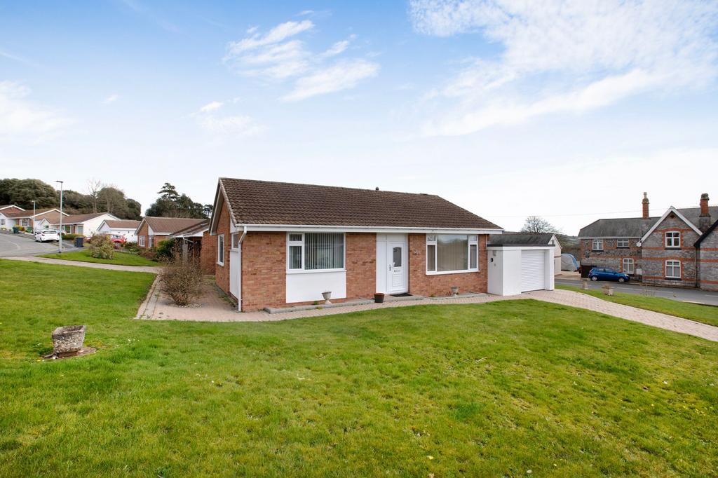 Grange Park, Bishopsteignton, TQ14 2 bed detached bungalow - £399,950