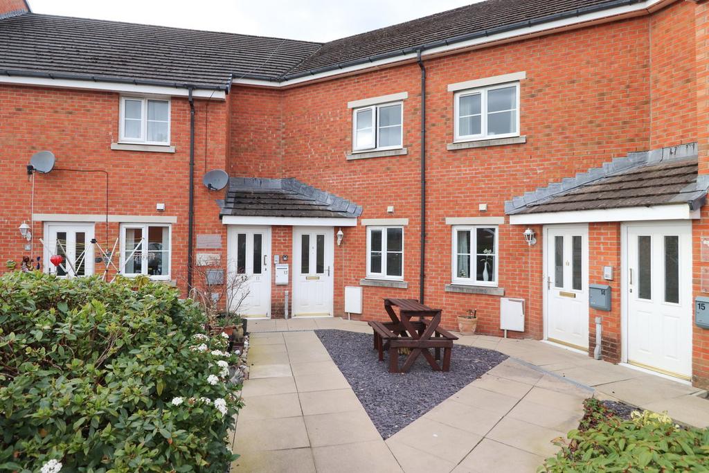 Yew Tree Court, off Dalston Road... 2 bed apartment for sale - £112,000
