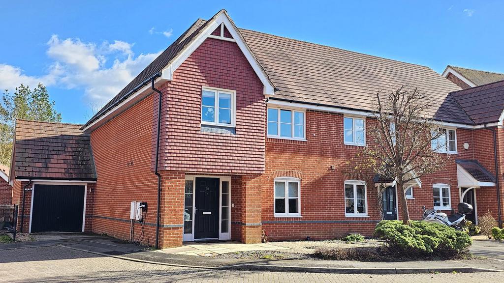 Hermitage Green, Hermitage RG18 4 bed end of terrace house for sale - £500,000