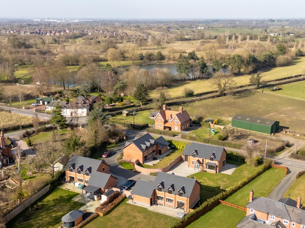 Balterley Green Road, Crewe, CW2 4 bed detached house for sale - £565,000