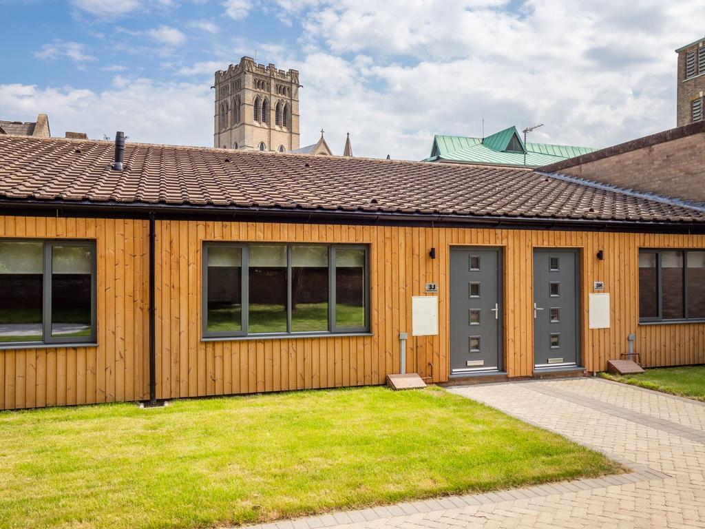 Unthank Road, Norwich, NR2 2 bed apartment - £1,200 pcm (£277 pw)