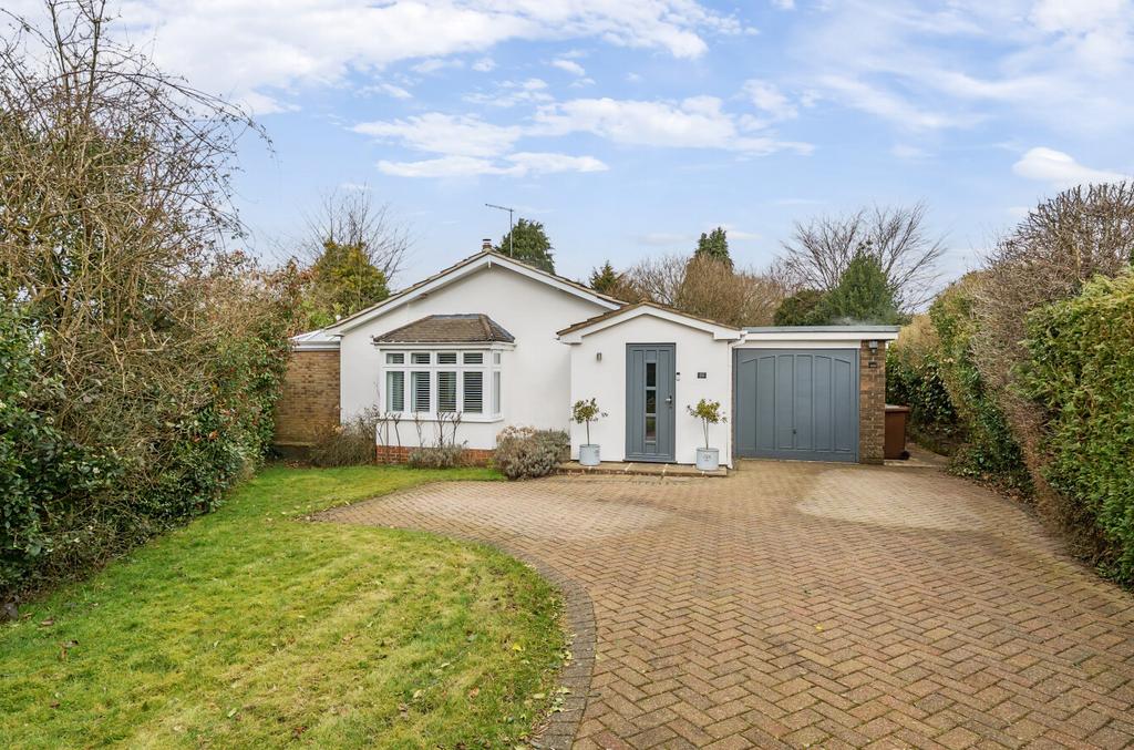 Beechlands Road, Medstead, Alton... 4 bed bungalow - £750,000