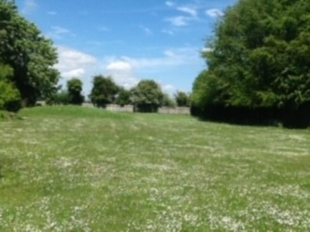 Downs Lane, Over Wallop 3 bed bungalow - £395,000