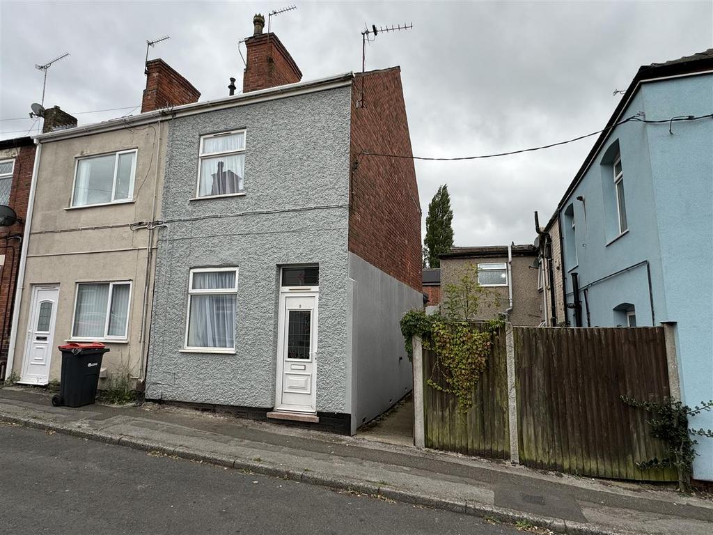 Fishers Street, Kirkby-In-Ashfield NG17 2 bed end of terrace house - £ ...