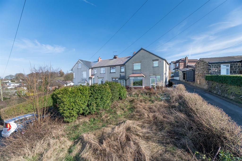 West Chevin Road, Ilkley LS29 3 bed end of terrace house - £225,000