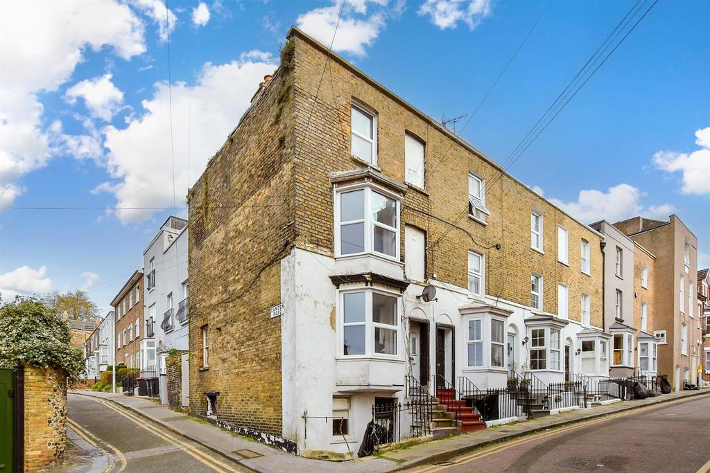 Abbots Hill, Ramsgate, Kent 3 bed end of terrace house - £200,000