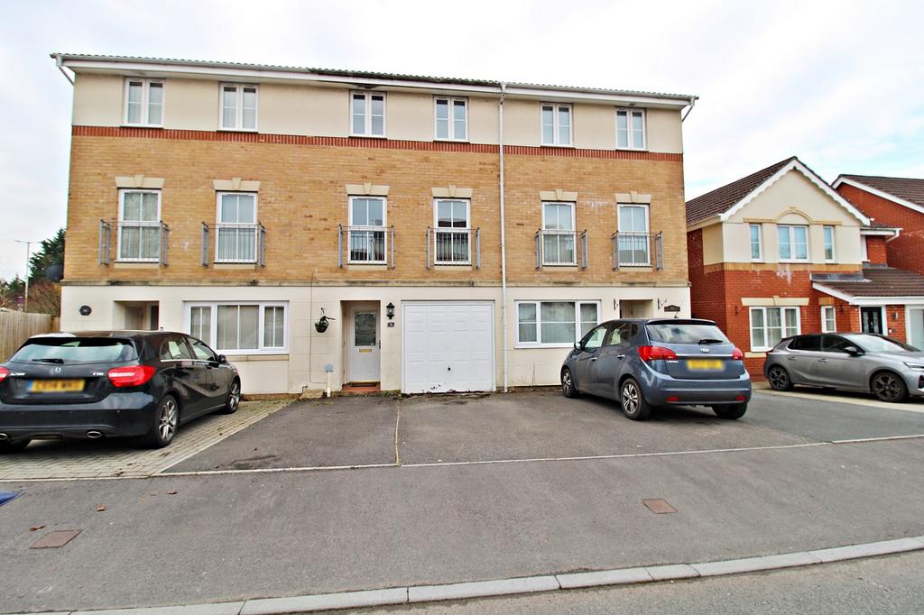 Talbot Green, Pontyclun CF72 3 bed terraced house for sale - £265,000