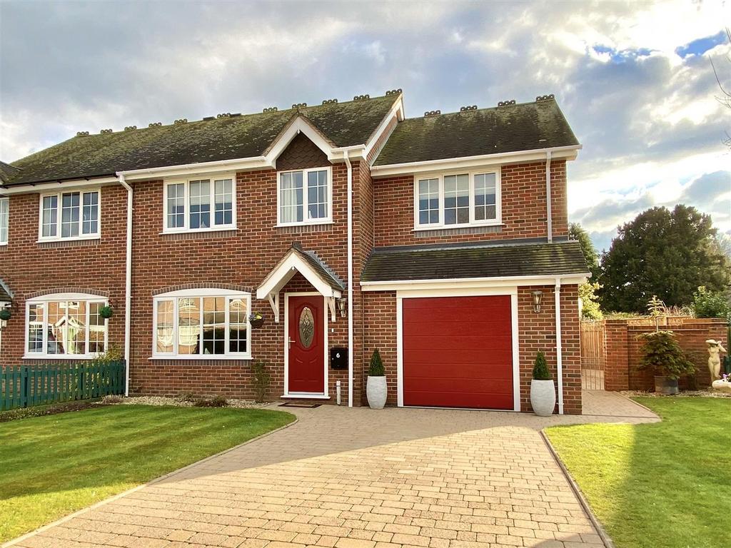 6 Hermitage Close, Westbury, SY5 9QL 4 bed semi-detached house - £350,000
