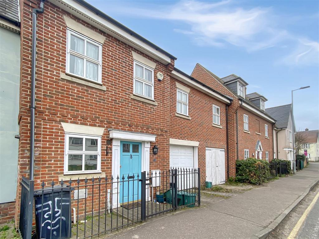 Elmstead Road, Colchester, CO4 3AA 2 bed terraced house - £1,250 pcm (£ ...