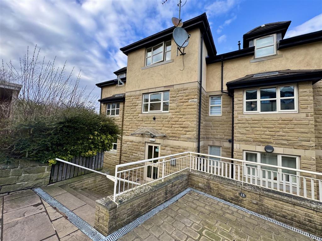 Beever Lane, Barnsley 2 bed flat - £775 pcm (£179 pw)