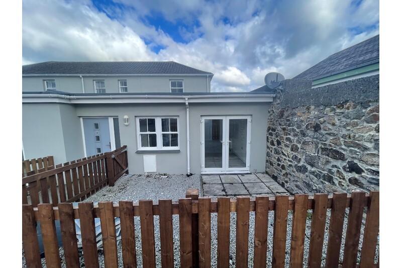 South Terrace, Camborne, Cornwall 3 bed end of terrace house - £1,350 ...