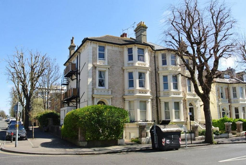 Denmark Villas, Hove, BN3 3TE. 1 bed flat - £1,050 pcm (£242 pw)