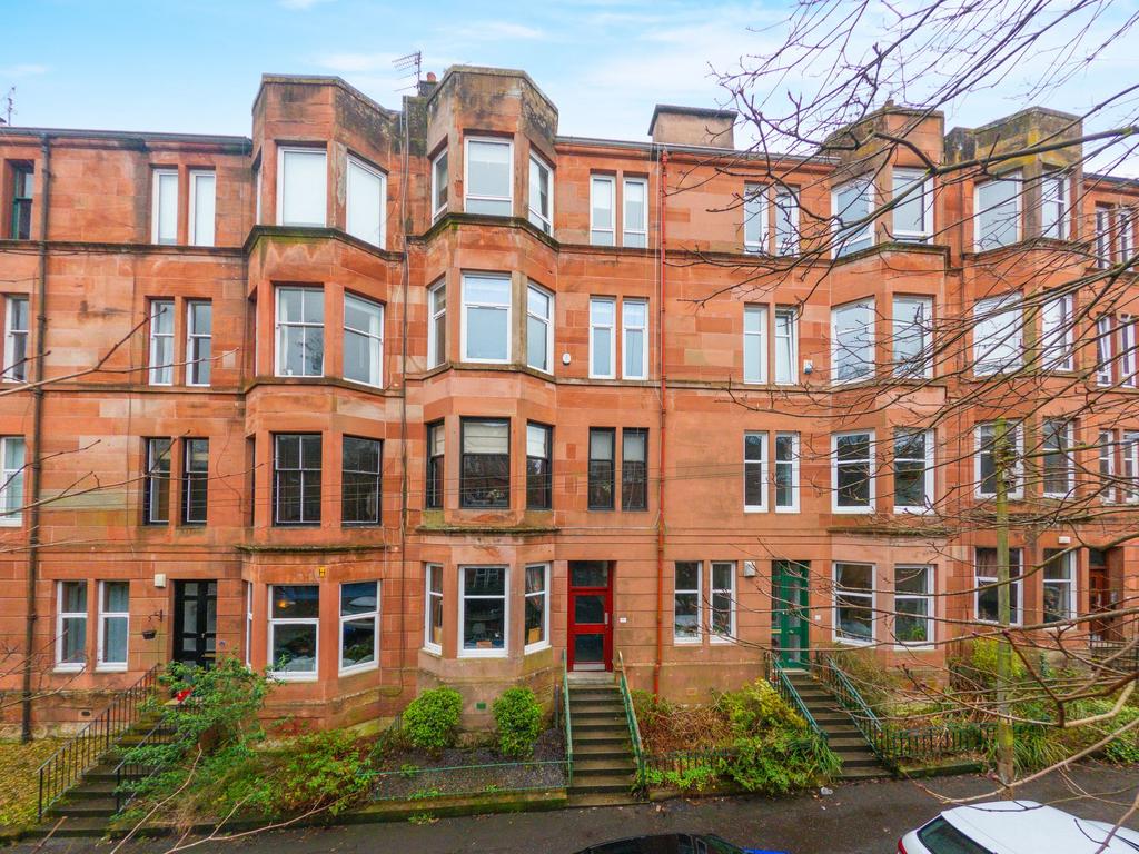 17 Bellwood Street, Flat 1/2... 2 bed flat - £199,000