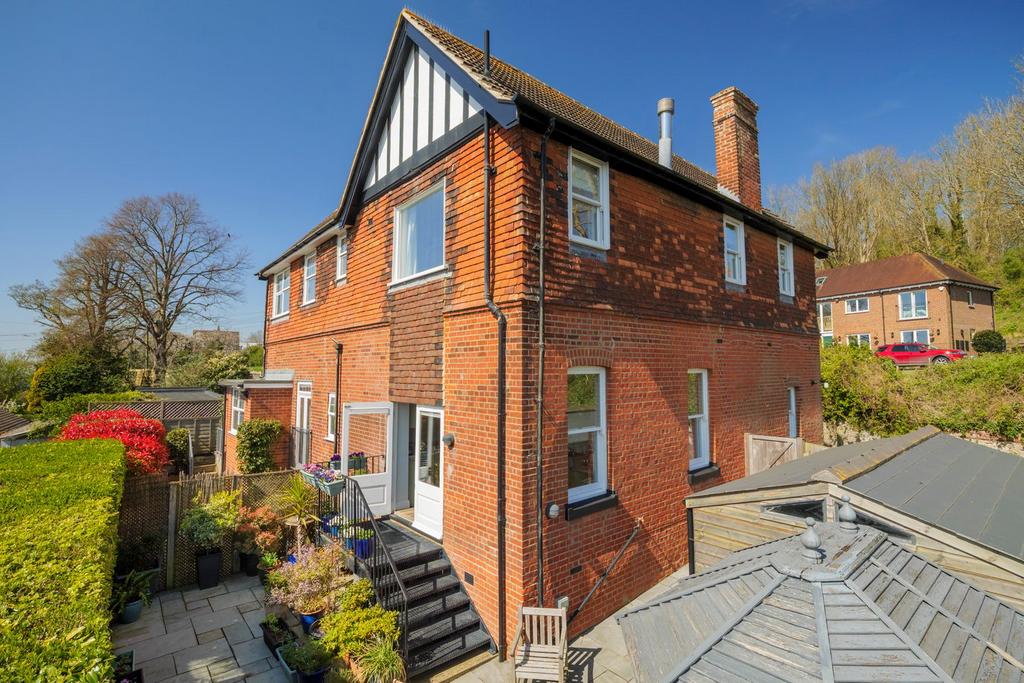 North Road, Hythe, CT21 2 bed semi-detached house for sale - £485,000