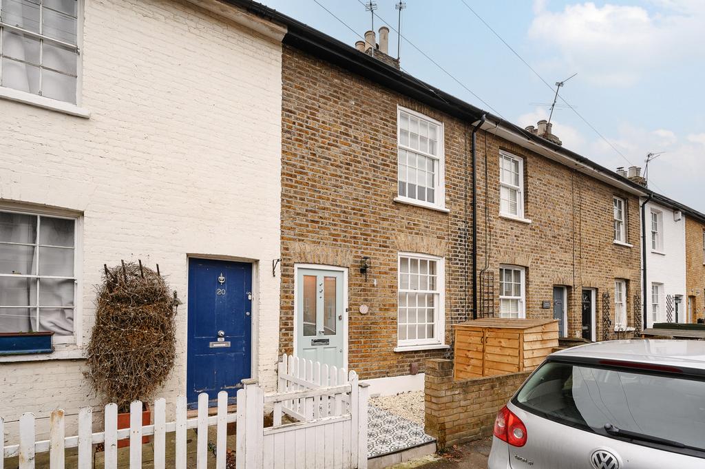 Twickenham TW2 2 bed cottage - £700,000