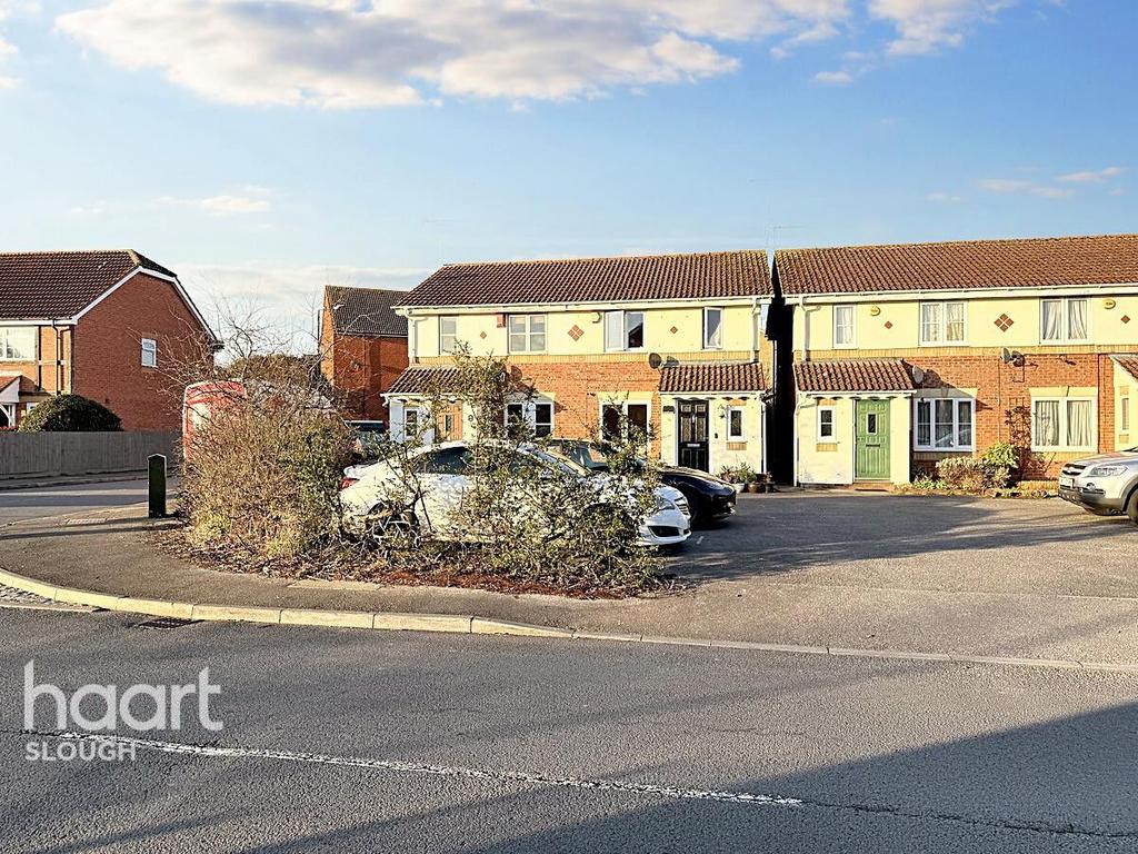 Hunters Way, Slough 3 bed end of terrace house - £390,000