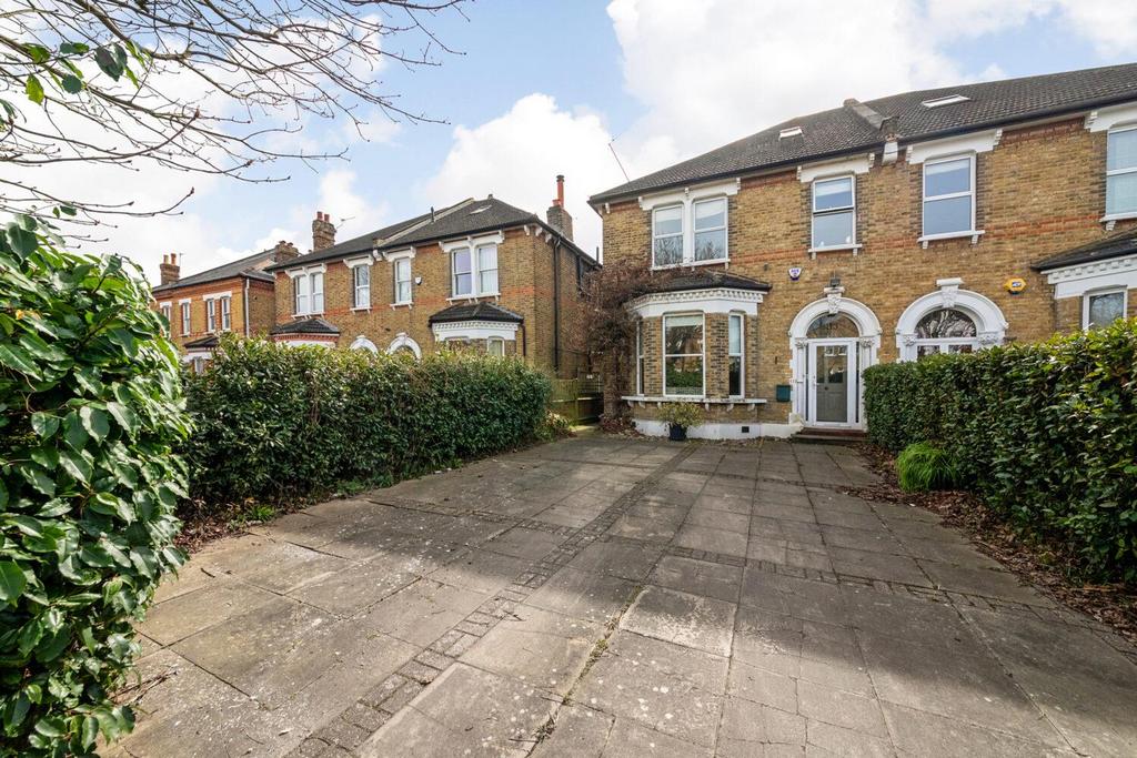 Lennard Road, Beckenham, Kent BR3 5 bed semi-detached house for sale - £1,300,000