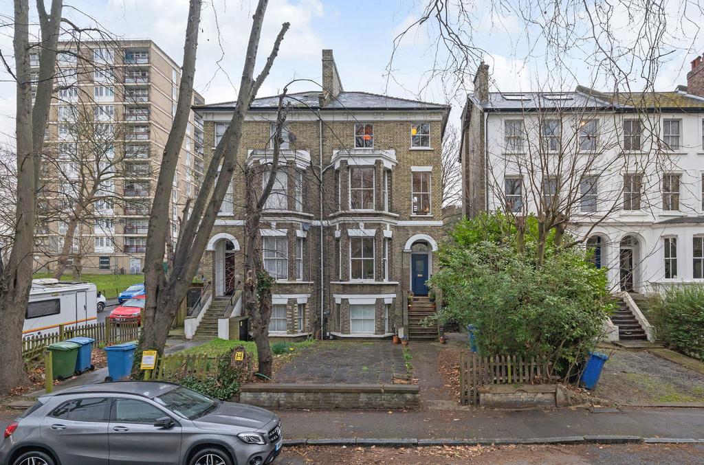 Peckham Rye, London SE15 3 bed maisonette for sale - £750,000