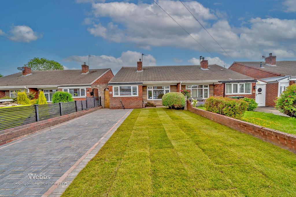 Wellington Place, Willenhall WV13 2 bed semi-detached bungalow for sale ...