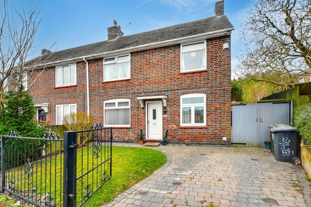 Oxford Street, Carlton, Nottingham 3 bed semi-detached house - £230,000