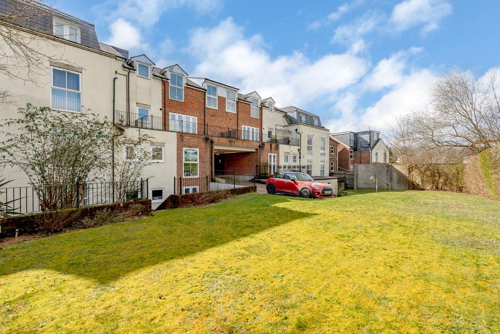Lesbourne Road, Fonteyn Court... 2 bed ground floor flat for sale - £ ...