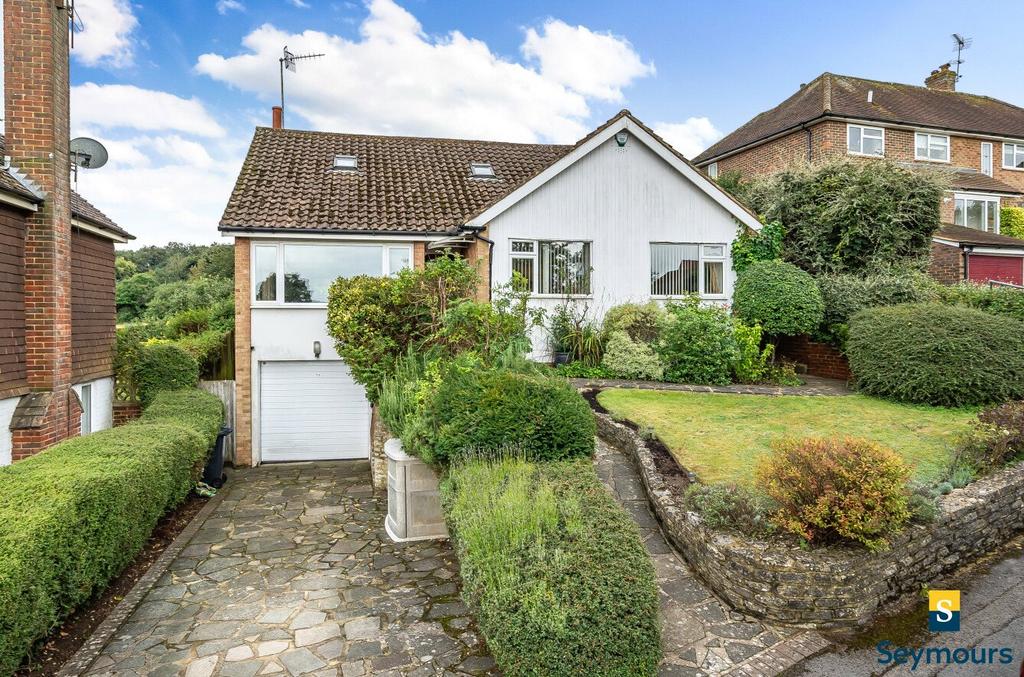 Merrow Chase, Guildford GU1 4 bed parking for sale - £900,000