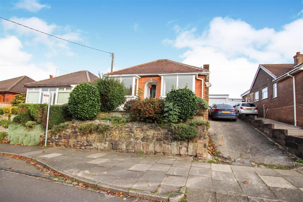 Longton Hall Road, Blurton... 2 bed detached bungalow for sale - £195,000