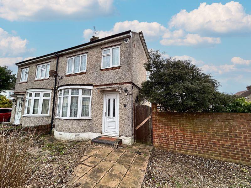Ridgeway Drive, Dunstable 3 bed semi-detached house for sale - £375,000