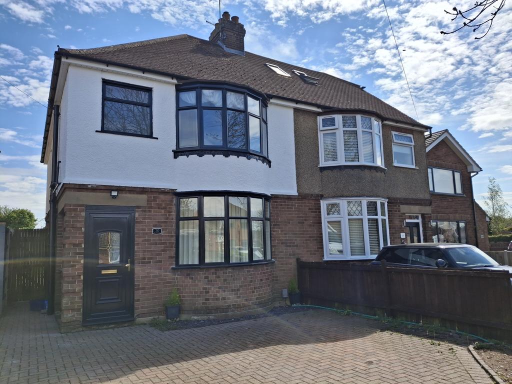 Dunstable LU5 3 bed semi-detached house to rent - £1,650 pcm (£381 pw)