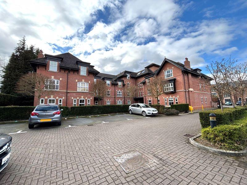 2A Acresfield Road, Altrincham WA15 2 bed ground floor flat for sale ...