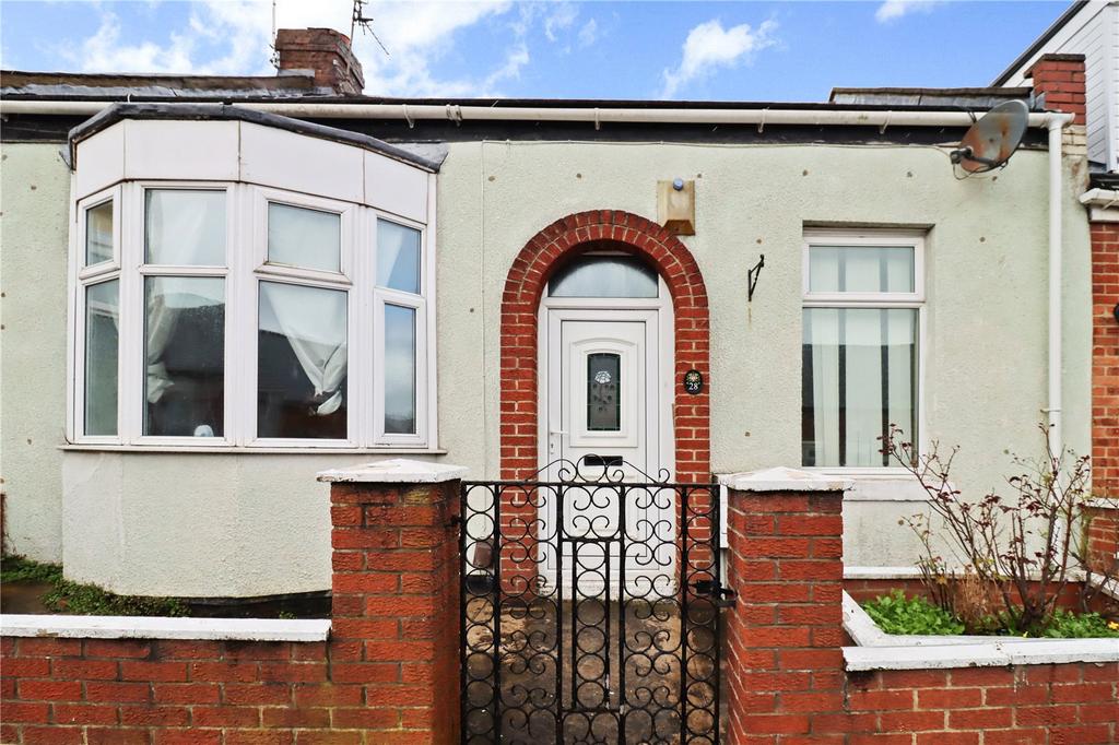 Aiskell Street, Tyne and Wear SR4 3 bed terraced house - £60,000