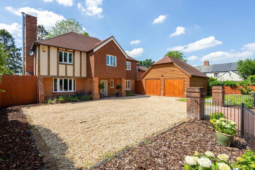 Boyneswood Road, Medstead, Alton... 5 bed detached house for sale - £ ...