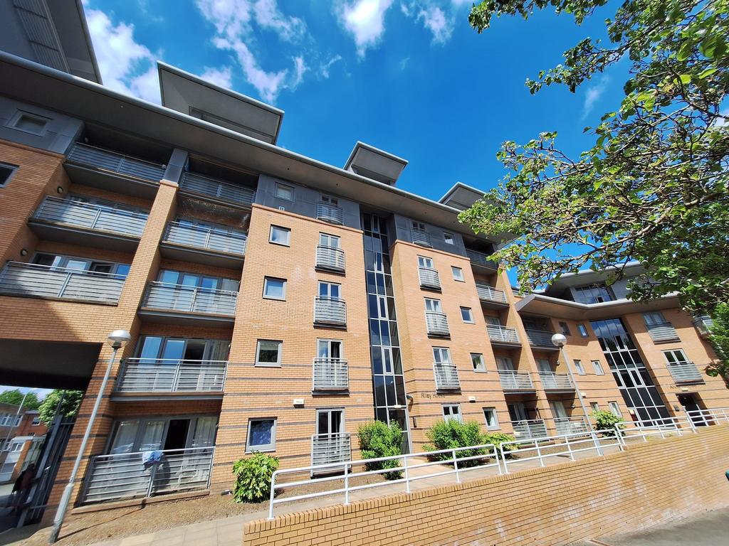 Riley House, Manor House Drive... 2 bed flat for sale - £165,000