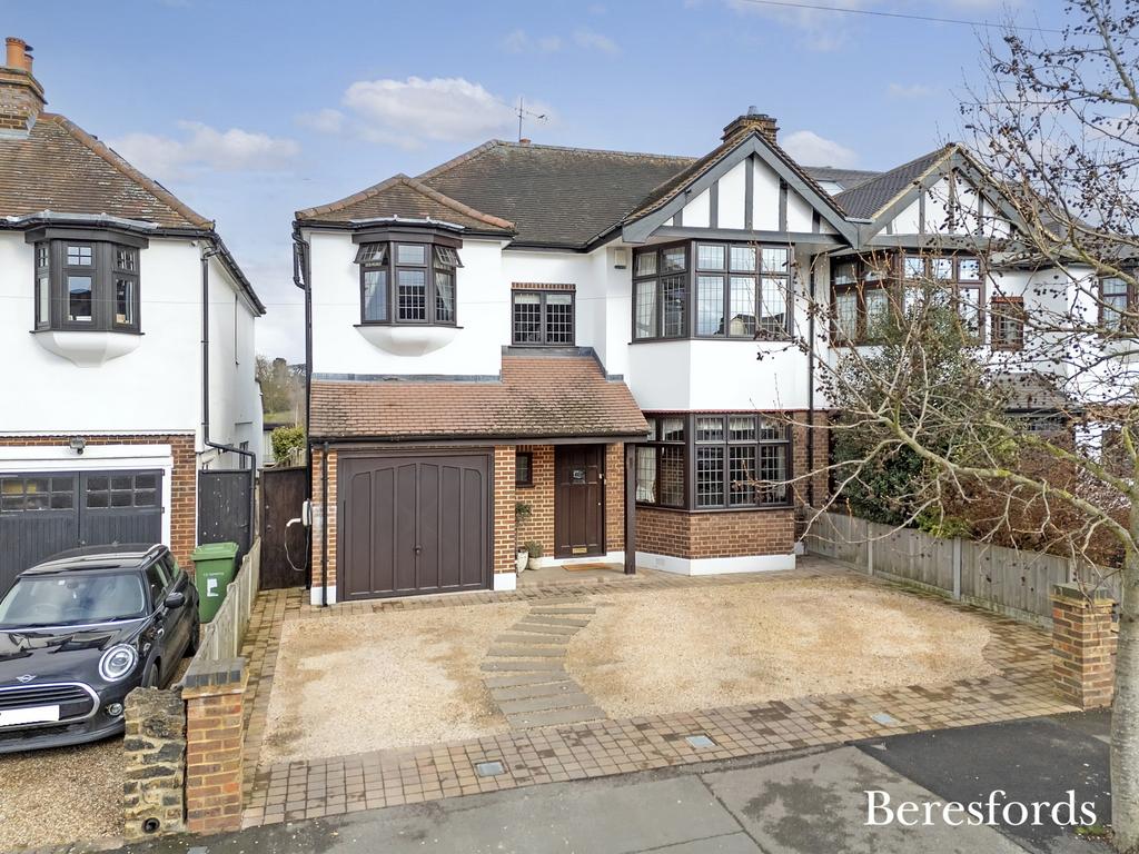 Stewart Avenue, Upminster, RM14 4 bed semi-detached house for sale - £ ...